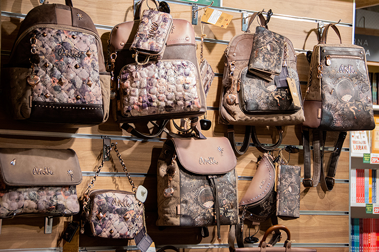 Početna | Delfi knjižare | Sve dobre knjige na jednom mestu